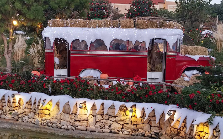 ARNAOON CHRISTMAS VILLAGE - Arnaoon Village - Shop - SOBEIRUT